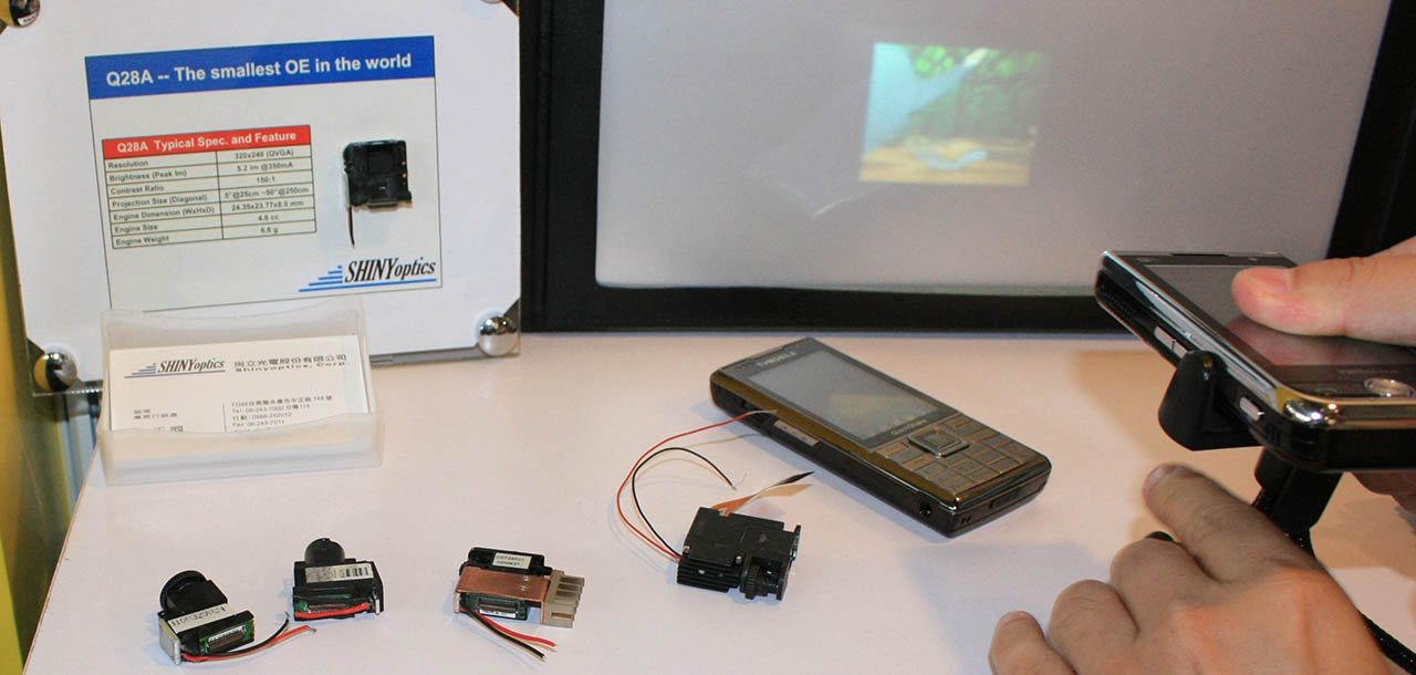 Google Glass Prototype Using Color Filter LCOS – KGOnTech